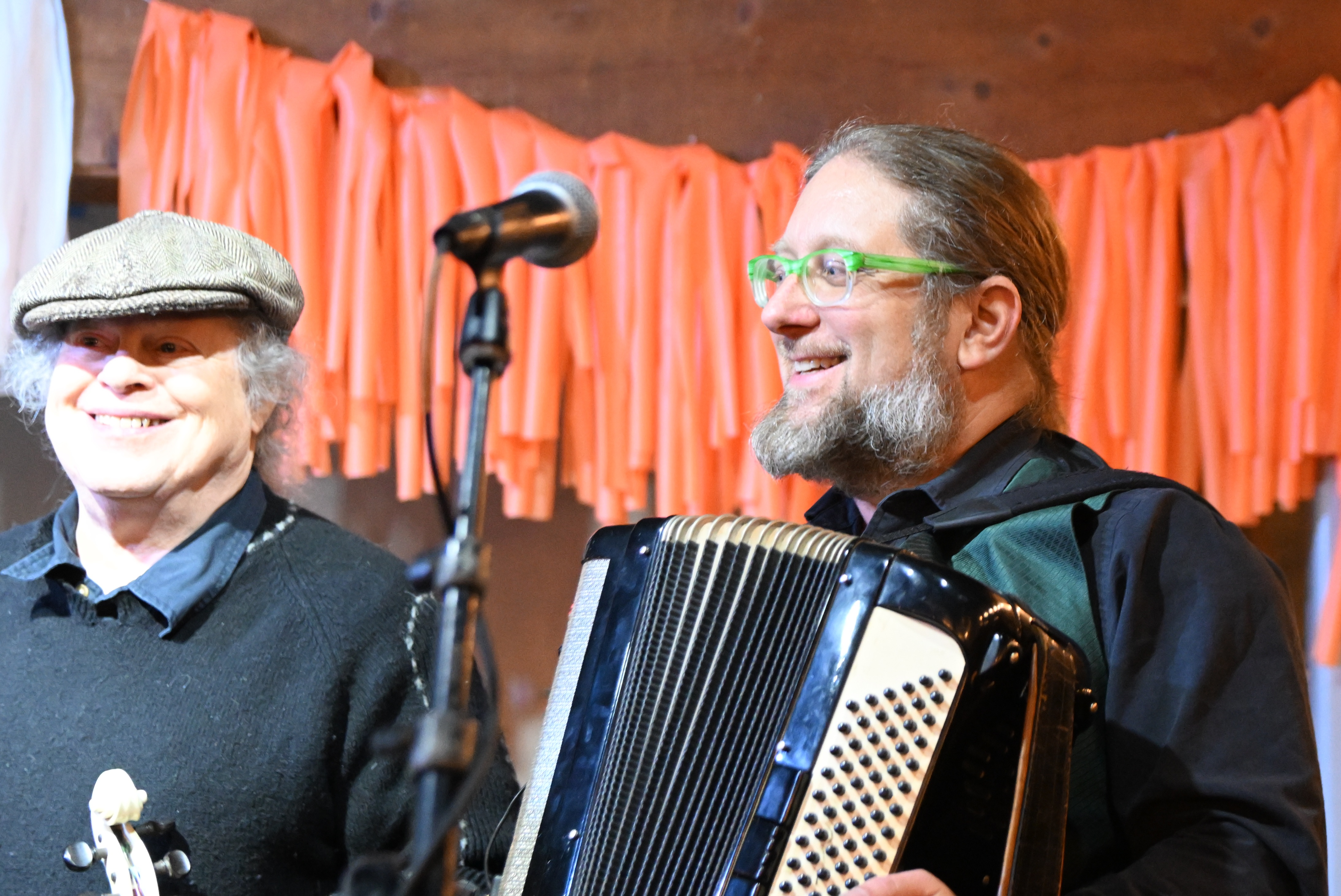 Bottle of Smoke – Bands With Robin Elwood